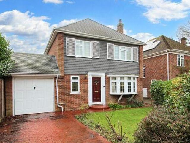 4 Bedroom Detached House For Sale In Fleet, Hampshire