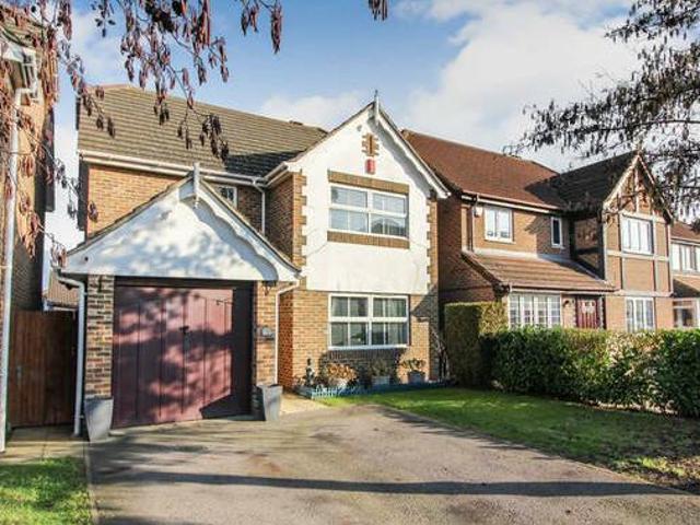 4 bedroom detached house for sale in Fleming Road Chafford Hundred RM16