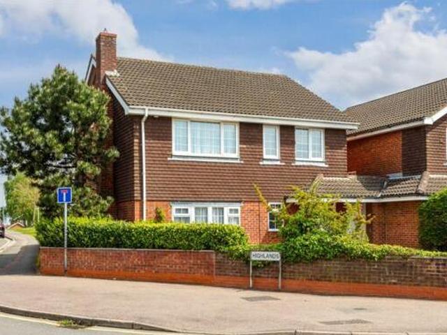 4 Bedroom Detached House For Sale In Flitwick, Bedfordshire