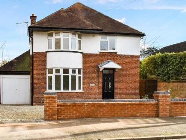 4 bedroom detached house for sale in Florence Avenue Droitwich Spa Worcestershire WR9