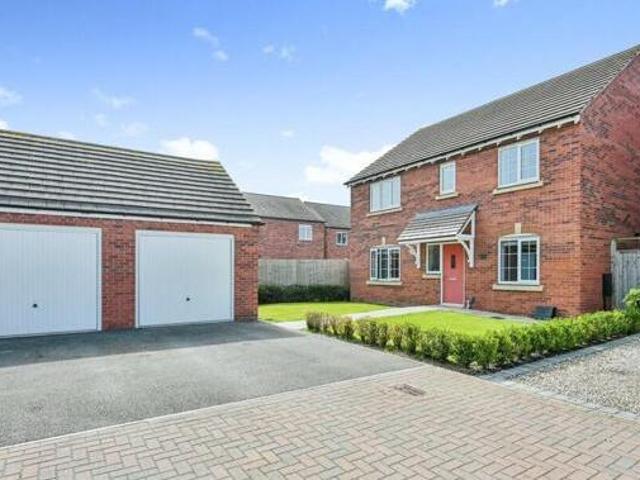 4 Bedroom Detached House For Sale In Fradley