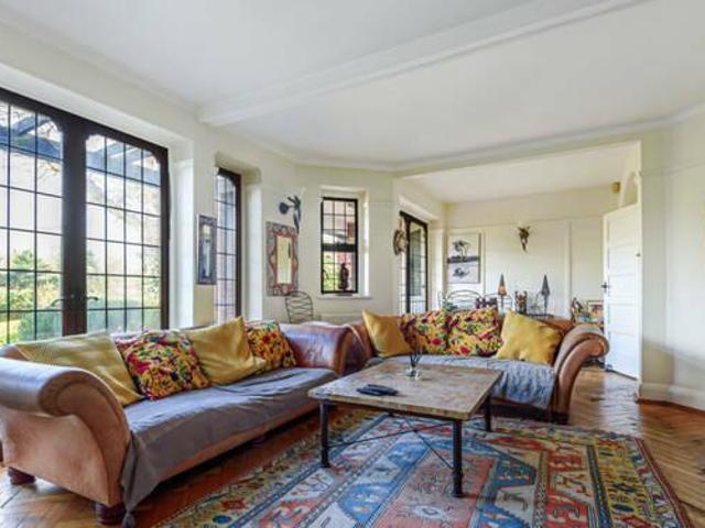 4 bedroom detached house for sale in Friern Barnet Lane London N20
