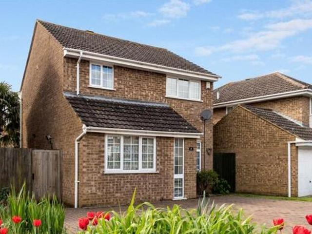 4 Bedroom Detached House For Sale In Furzton