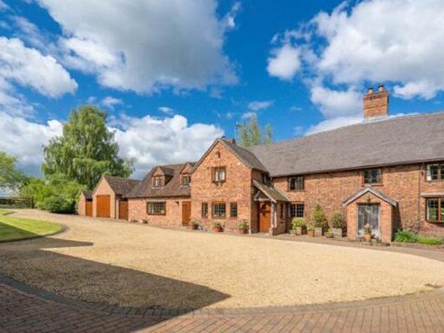 4 Bedroom Detached House For Sale In Knowle