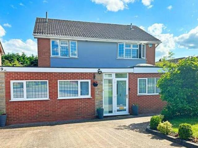 4 Bedroom Detached House For Sale In Knowle