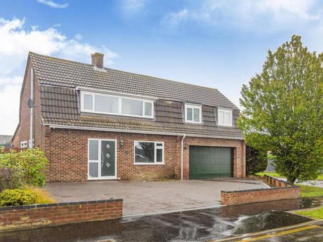 4 bedroom detached house for sale in Ketts Avenue Wymondham NR18