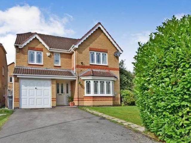 4 bedroom detached house for sale in Kempsford Close Manchester M23