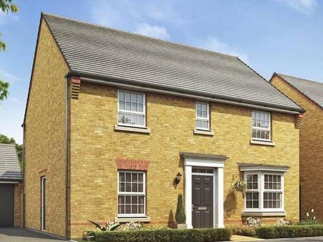 4 bedroom detached house for sale in Kempton Close Chesterton Bicester OX26 OX26