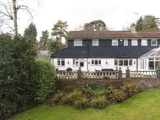 4 bedroom detached house for sale in Kendall Avenue Epping Epping CM16 CM16