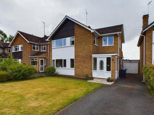 4 Bedroom Detached House For Sale In Kenilworth, Warwickshire