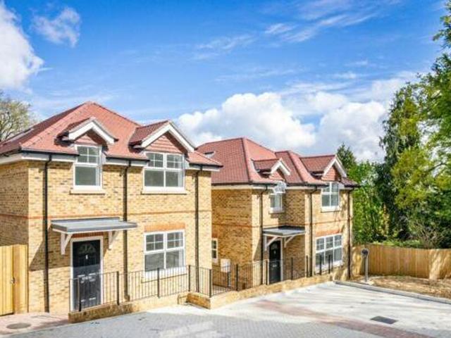 4 Bedroom Detached House For Sale In Kenley