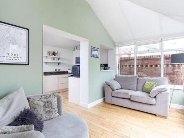 4 bedroom detached house for sale in Kensington Road, York, YO30