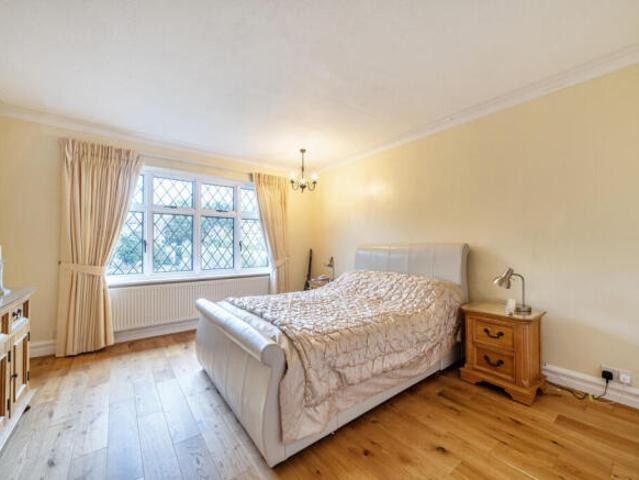4 bedroom detached house for sale in Kenwood Drive, Beckenham, BR3