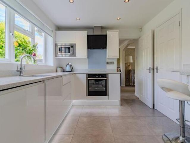 4 bedroom detached house for sale in Kestrel Close, Leicester Forest East, LE3