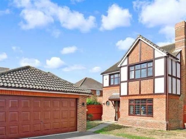 4 bedroom detached house for sale in Kittiwake Close Herne Bay Kent CT6