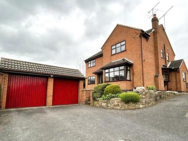4 Bedroom Detached House For Sale In Kilburn
