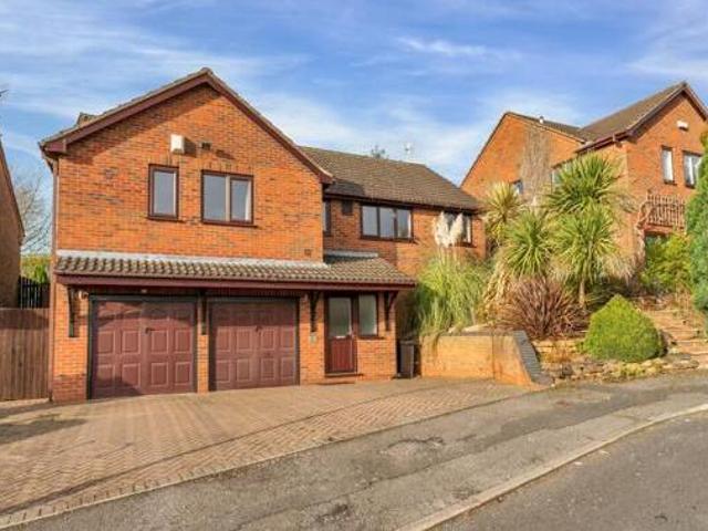 4 Bedroom Detached House For Sale In Kimberley, Nottingham