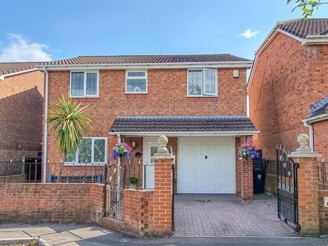 4 Bedroom Detached House For Sale In Kingswood, Bristol
