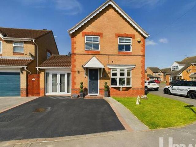 4 Bedroom Detached House For Sale In Kingswood