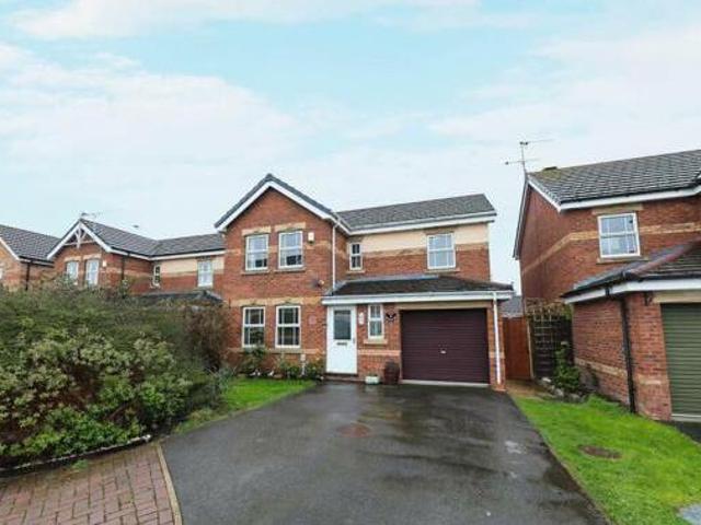 4 Bedroom Detached House For Sale In Kingswood