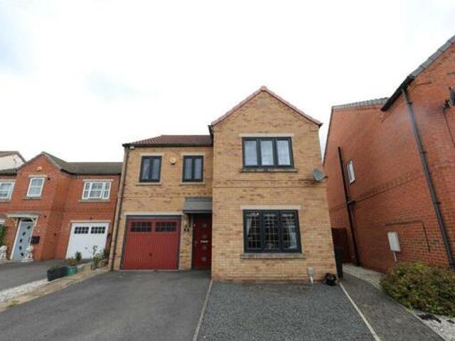 4 Bedroom Detached House For Sale In Kingswood