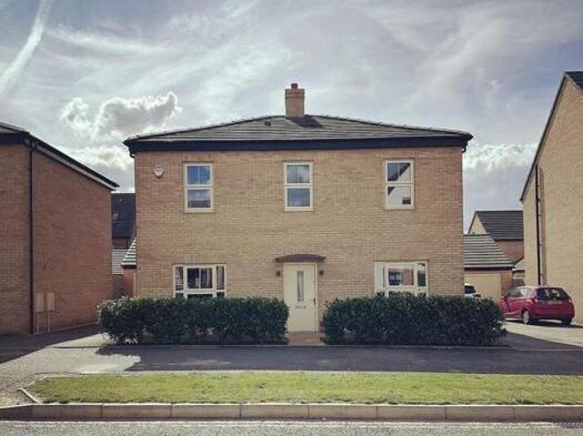 4 Bedroom Detached House For Sale In Kingswood