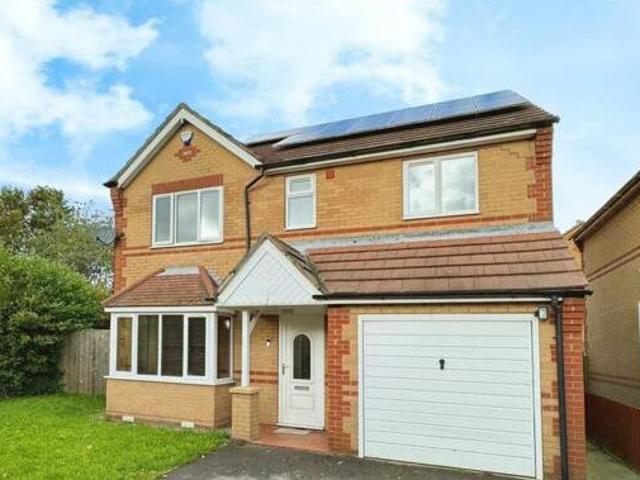 4 Bedroom Detached House For Sale In Kingswood