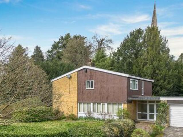 4 Bedroom Detached House For Sale In Kingswood