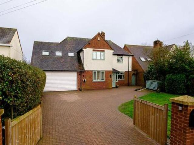 4 Bedroom Detached House For Sale In Kings Bromley, Burton on trent