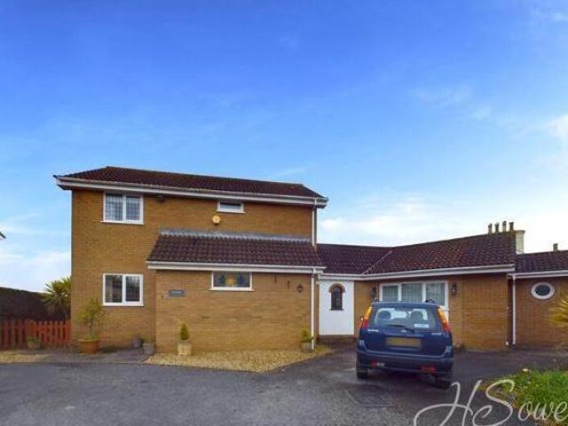 4 Bedroom Detached House For Sale In Kingskerswell