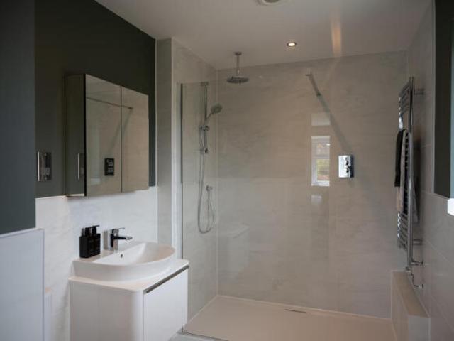4 bedroom detached house for sale in Kingsley Road Harrogate HG1 4RF, HG1