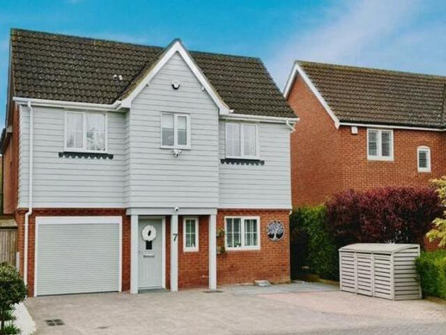 4 Bedroom Detached House For Sale In Kingsnorth