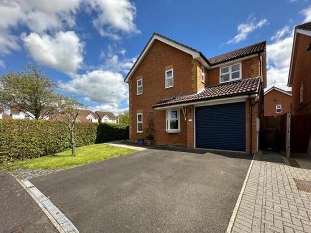 4 Bedroom Detached House For Sale In Kingsnorth