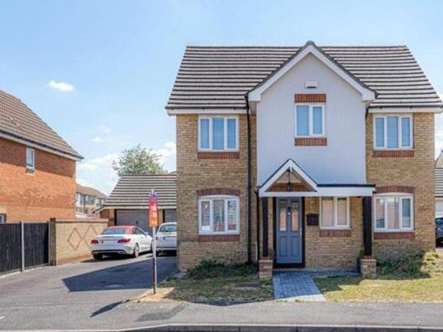 4 Bedroom Detached House For Sale In Kingsnorth