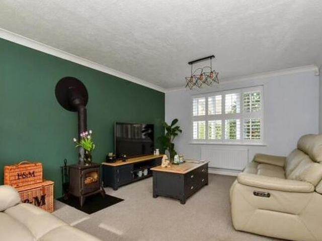 4 Bedroom Detached House For Sale In Kingsnorth, Ashford