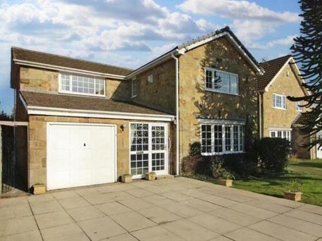 4 Bedroom Detached House For Sale In Kirkburton, Huddersfield
