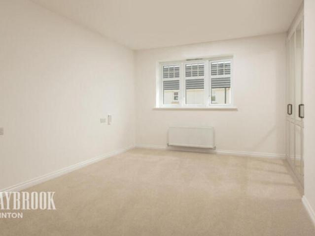 4 bedroom detached house for sale in Kirkwood Drive, Harlington, DN5
