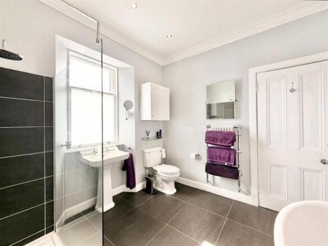 4 bedroom detached house for sale in Kylepark Drive, Uddingston, Glasgow, G71