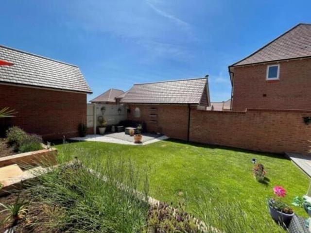 4 bedroom detached house for sale in Houghton Grove, Exeter, EX1