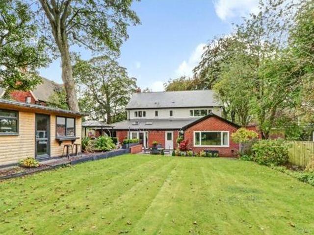 4 Bedroom Detached House For Sale In Houghton Le Spring, Tyne And Wear