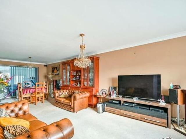 4 Bedroom Detached House For Sale In Hounslow