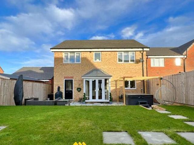 4 Bedroom Detached House For Sale In Howden, Goole