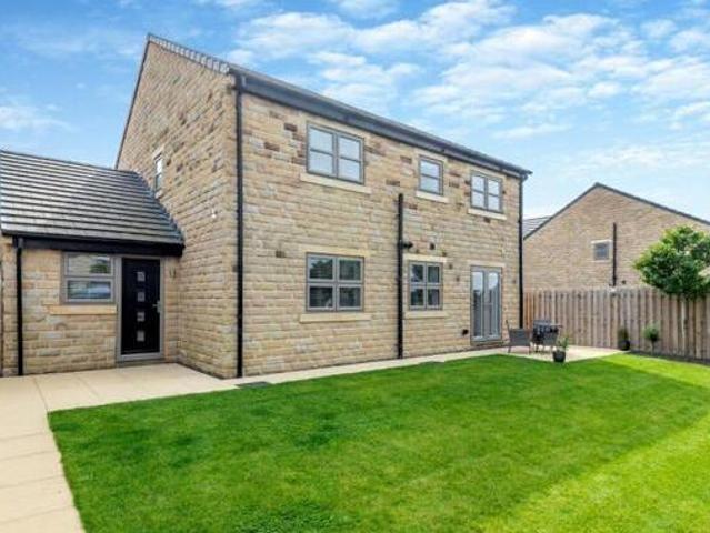 4 Bedroom Detached House For Sale In Hoyland, Barnsley