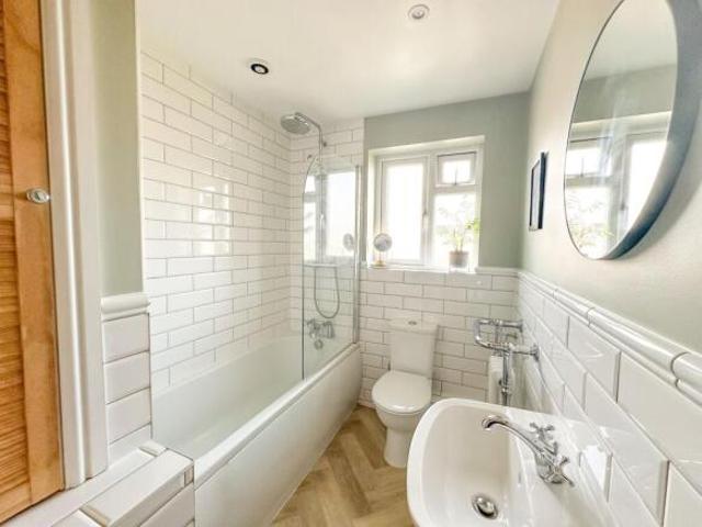 4 bedroom detached house for sale in Holbrook, Oadby, LE2