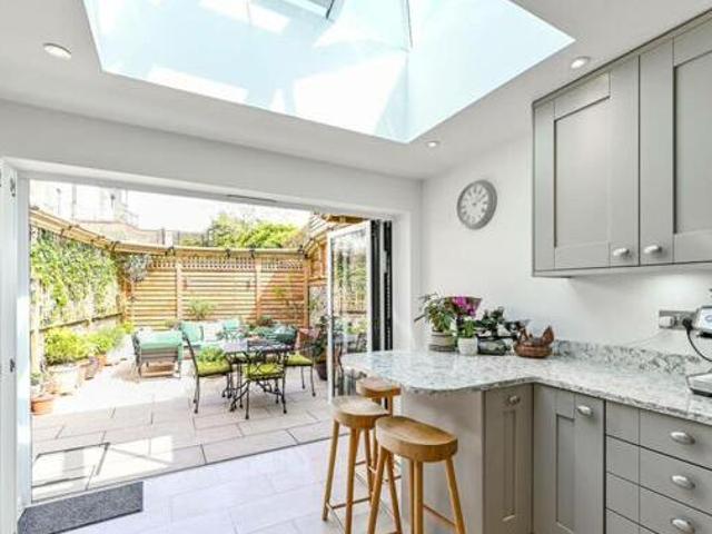4 Bedroom Detached House For Sale In Holloway, London