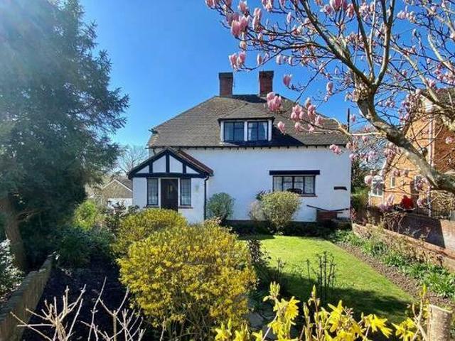 4 bedroom detached house for sale in Holland Avenue Bexhill on Sea TN39