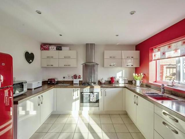 4 bedroom detached house for sale in Holly Field Crescent, Edenthorpe, Doncaster, DN3