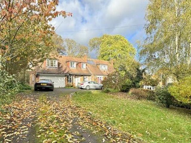 4 Bedroom Detached House For Sale In Holmer Green, High Wycombe