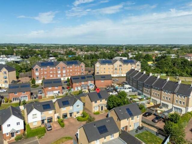 4 bedroom detached house for sale in Holmes Meadow, Redhouse Park, MK14