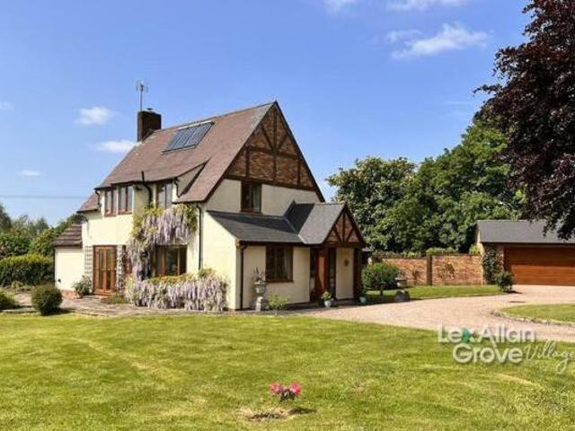 4 Bedroom Detached House For Sale In Holy Cross Lane, Belbroughton